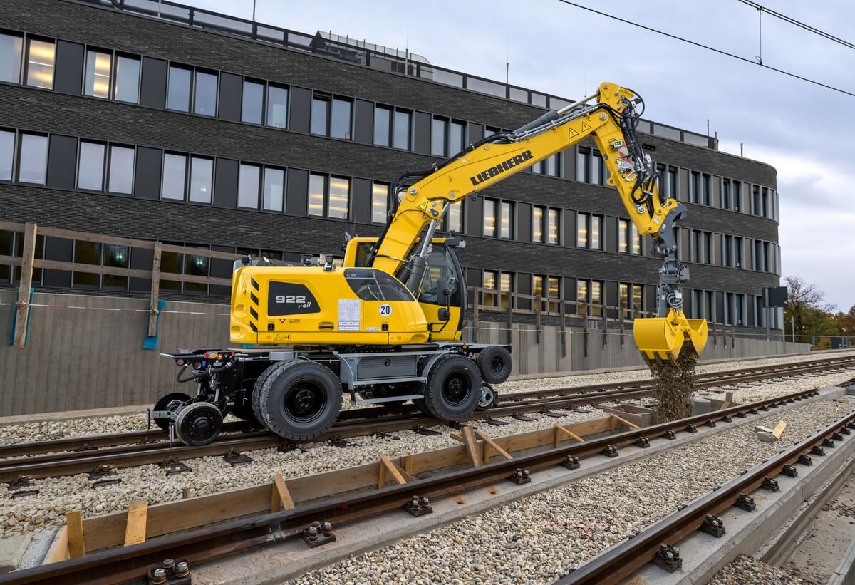 LIEBHERR Mobilbagger | BiV Baumaschinen und Baugeräte mieten oder kaufen